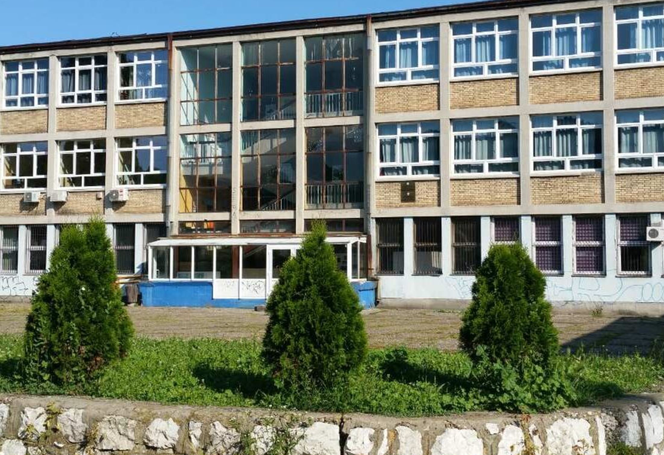 Učenik u OŠ “Kreka” u Tuzli djecu plašio plastičnim pištoljem